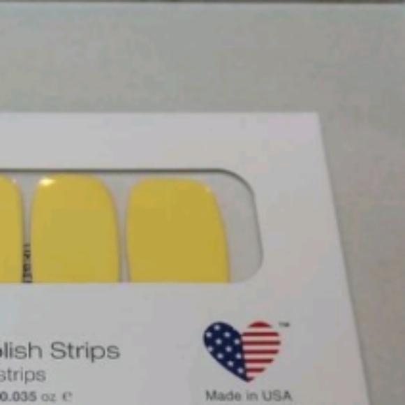 Color Street | Makeup | Classic Pack Of Belgian Buttercup Csn Strips ...